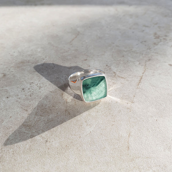 Emerald | Ray Signet Ring – Beho Studio
